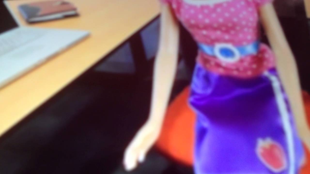 Barbie farts - YouTube