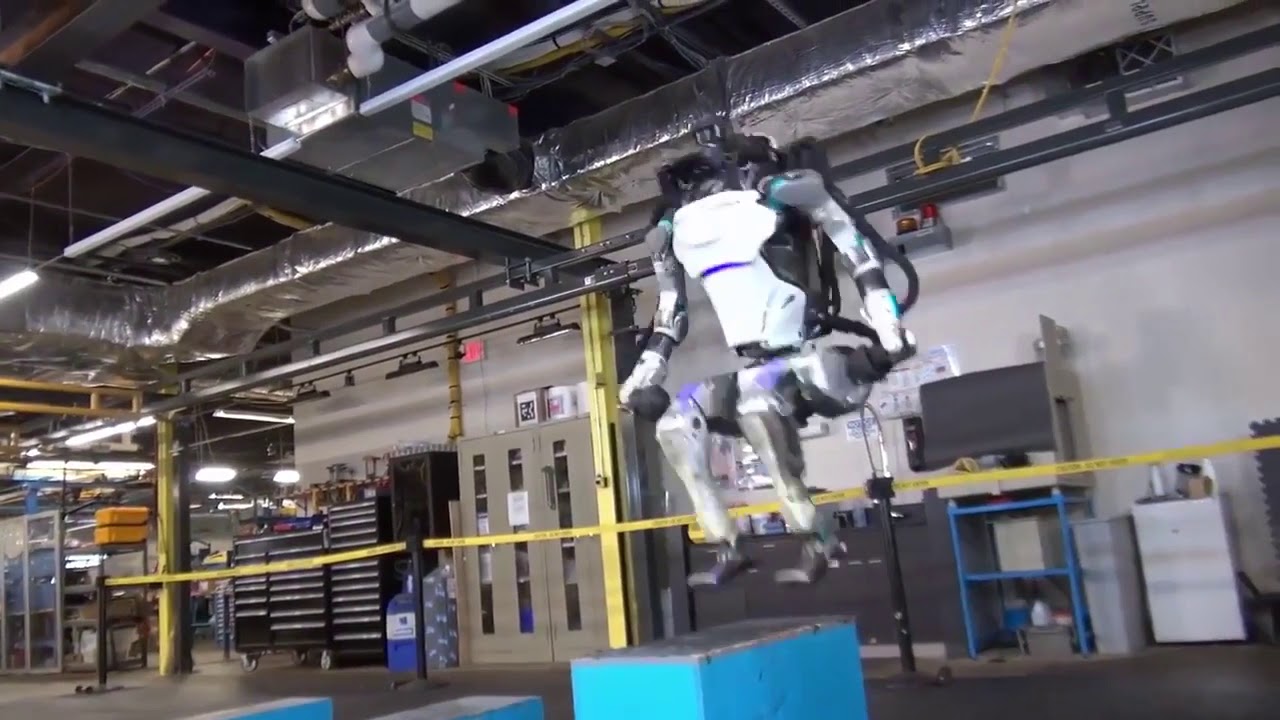 Boston Dynamics ATLAS Robot Does Backflips and learns Parkour - YouTube