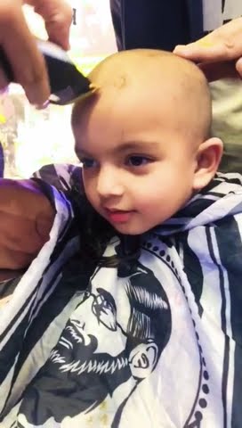 baby cutting ️ taklu😁😁😁 #youtubeshorts bche k liye ek like toh banta ...