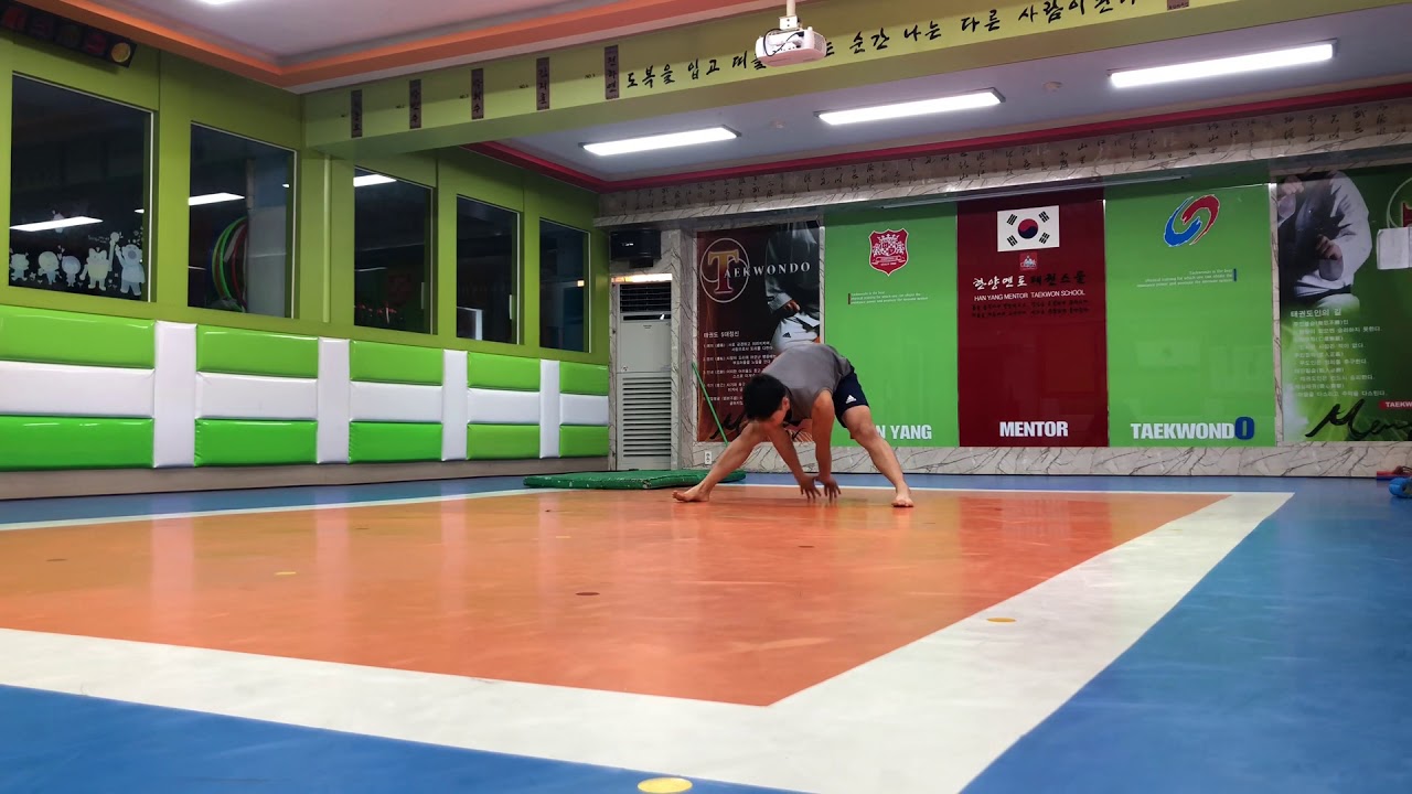 Forward Straddle Roll2 3.Nov - YouTube
