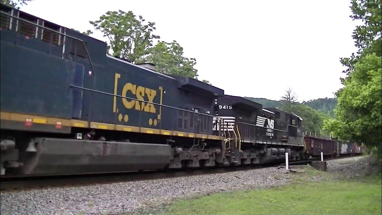 CSX Leads NS 15T at Elliston, VA - YouTube