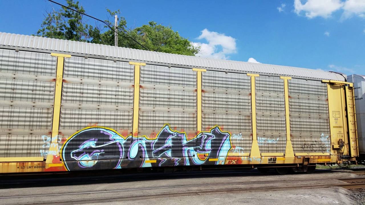 Canadian Pacific Auto Rack Train Returns - YouTube