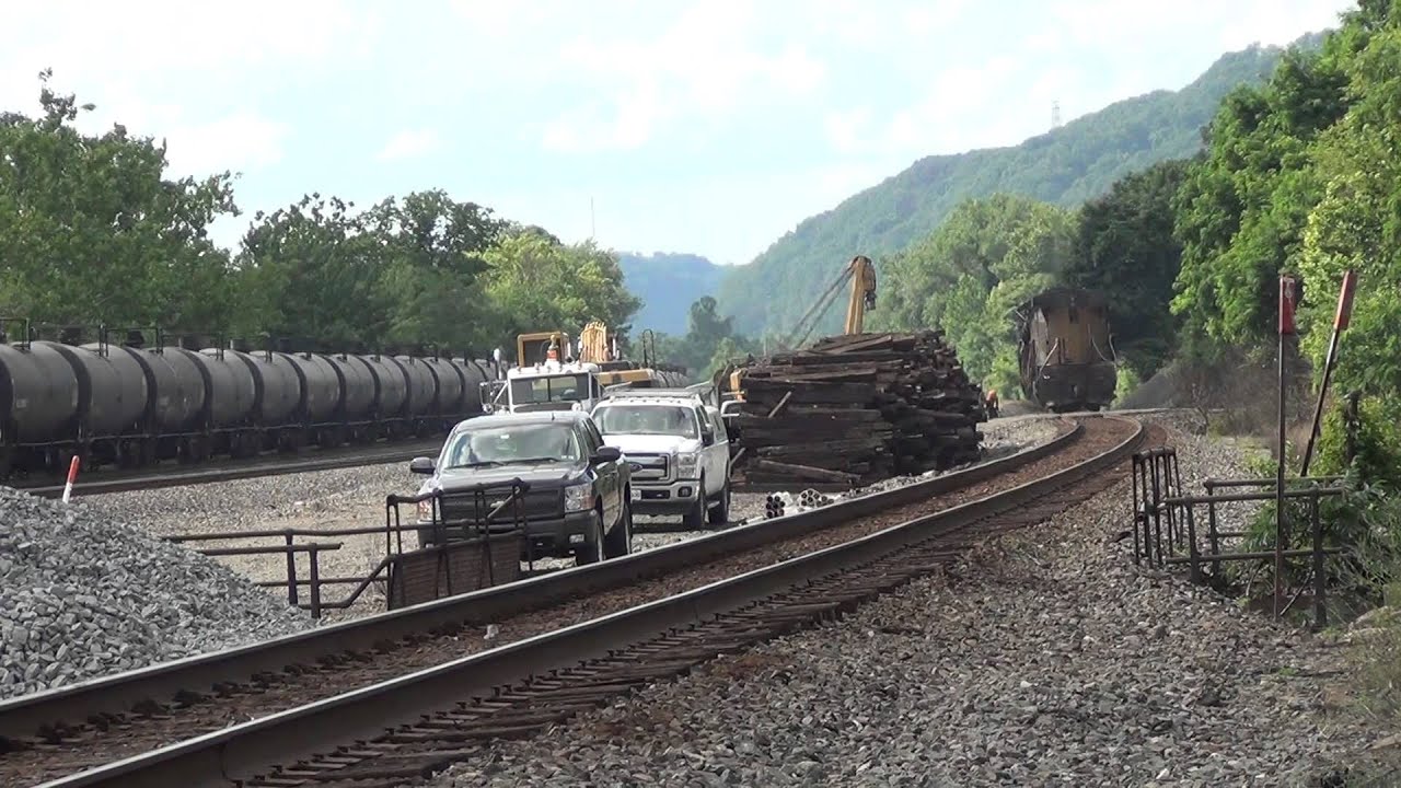 NS C44-9W's #9368 & 8972 & UP AC4400CW # 7178 oil train pass derail ...