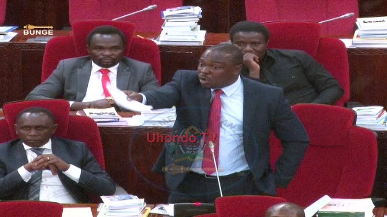 Balaa alilolifanya John Heche Bungeni, “mnakichaka cha ufisadi” - YouTube