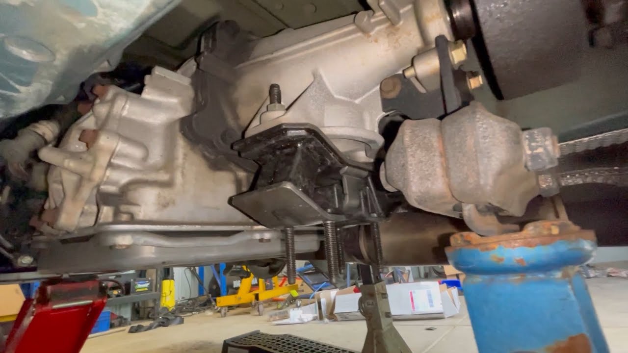 Replacing a Broken Transmission Mount BA BF Barra Ford Falcon XR6 - YouTube