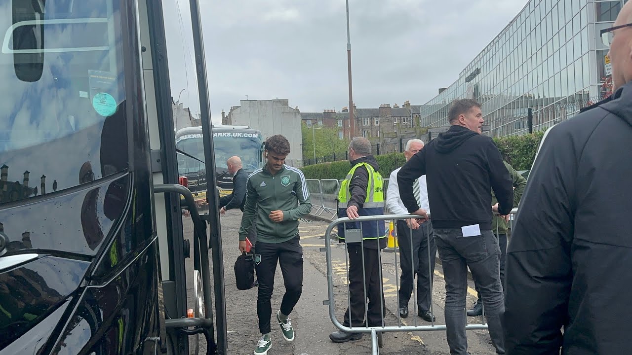CELTIC TEAM BUS ARRIVING BEFORE THE HEARTS V CELTIC GAME !!! - YouTube