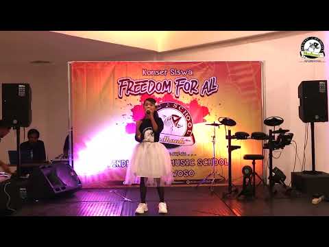 Indonesia Jaya - Icha  (Konser Siswa Pindhank Art Bondowoso)