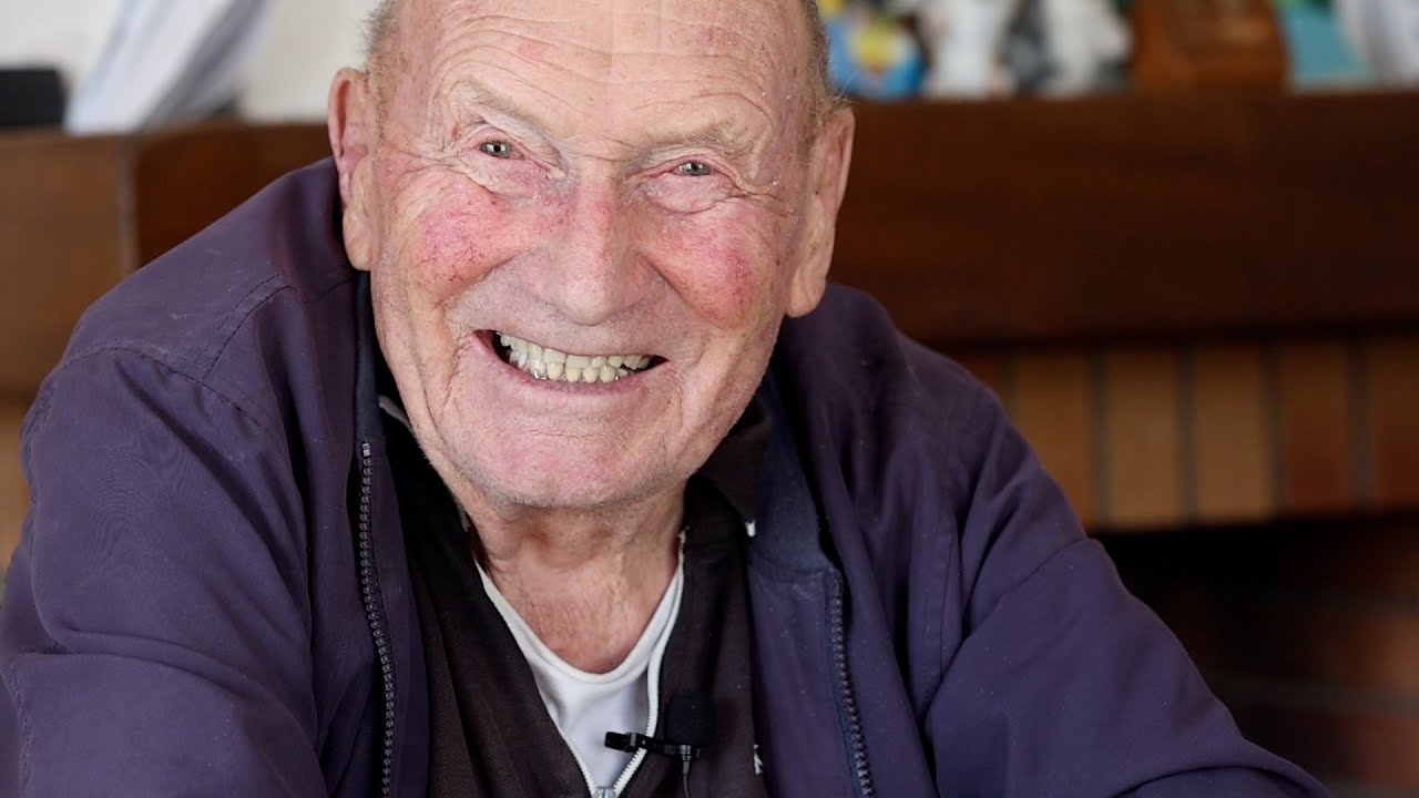 1 - Parle-moi de ton premier amour - YouTube