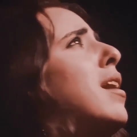19-year-old Laura Nyro performing "Poverty Train" (Live at Monterey Pop ...