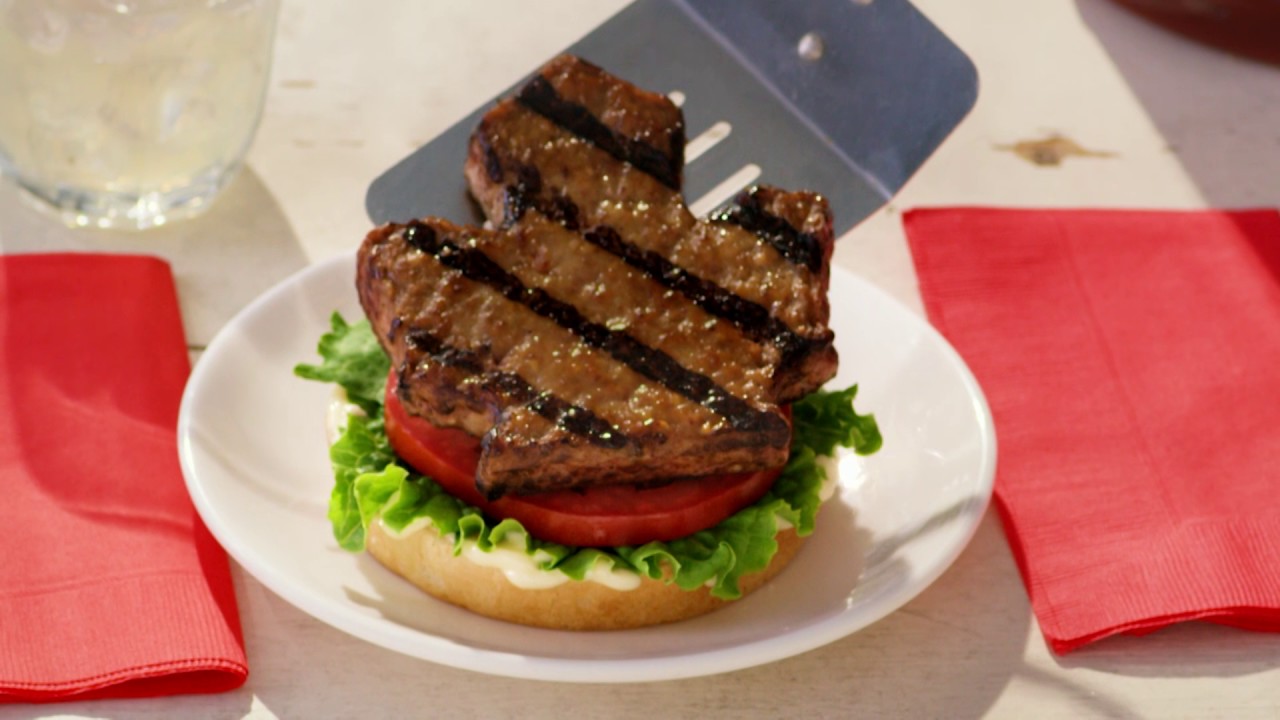 Maple Leaf-Shaped Angus Beef Burgers - YouTube