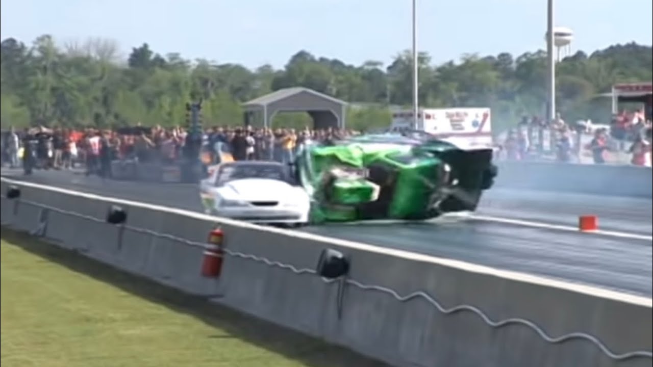 Drag racing collision #crash #dragrace - YouTube