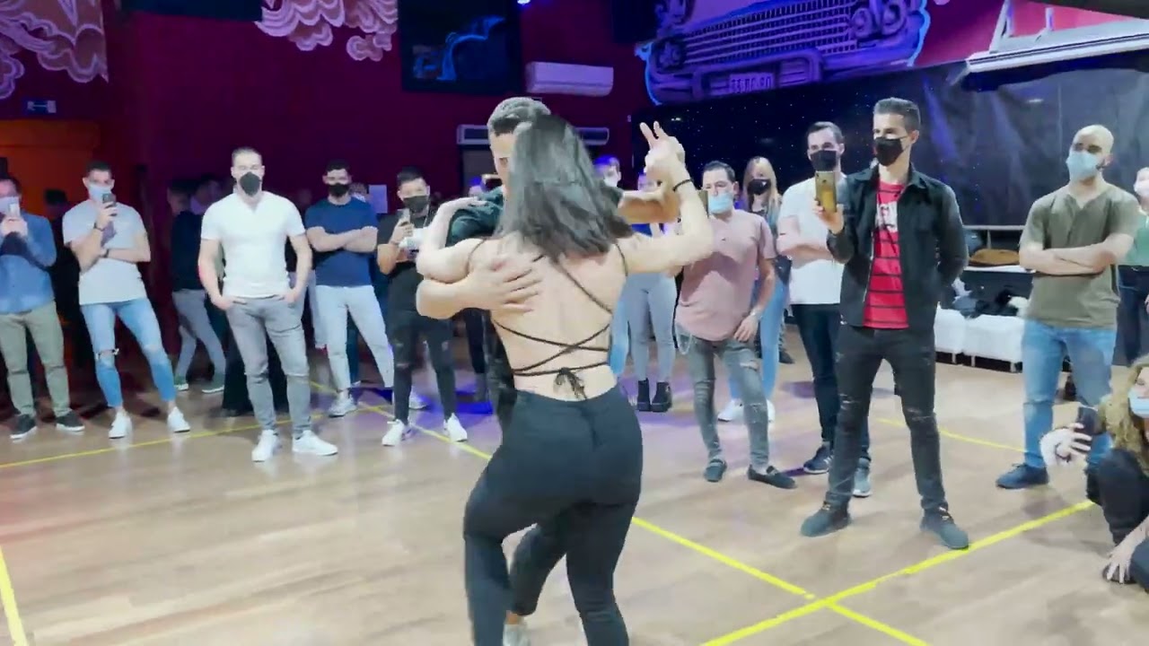 QUEDATE UN MINUTO MAS x Danny D - Alicia y Yexy Jr. Workshop ACM - YouTube