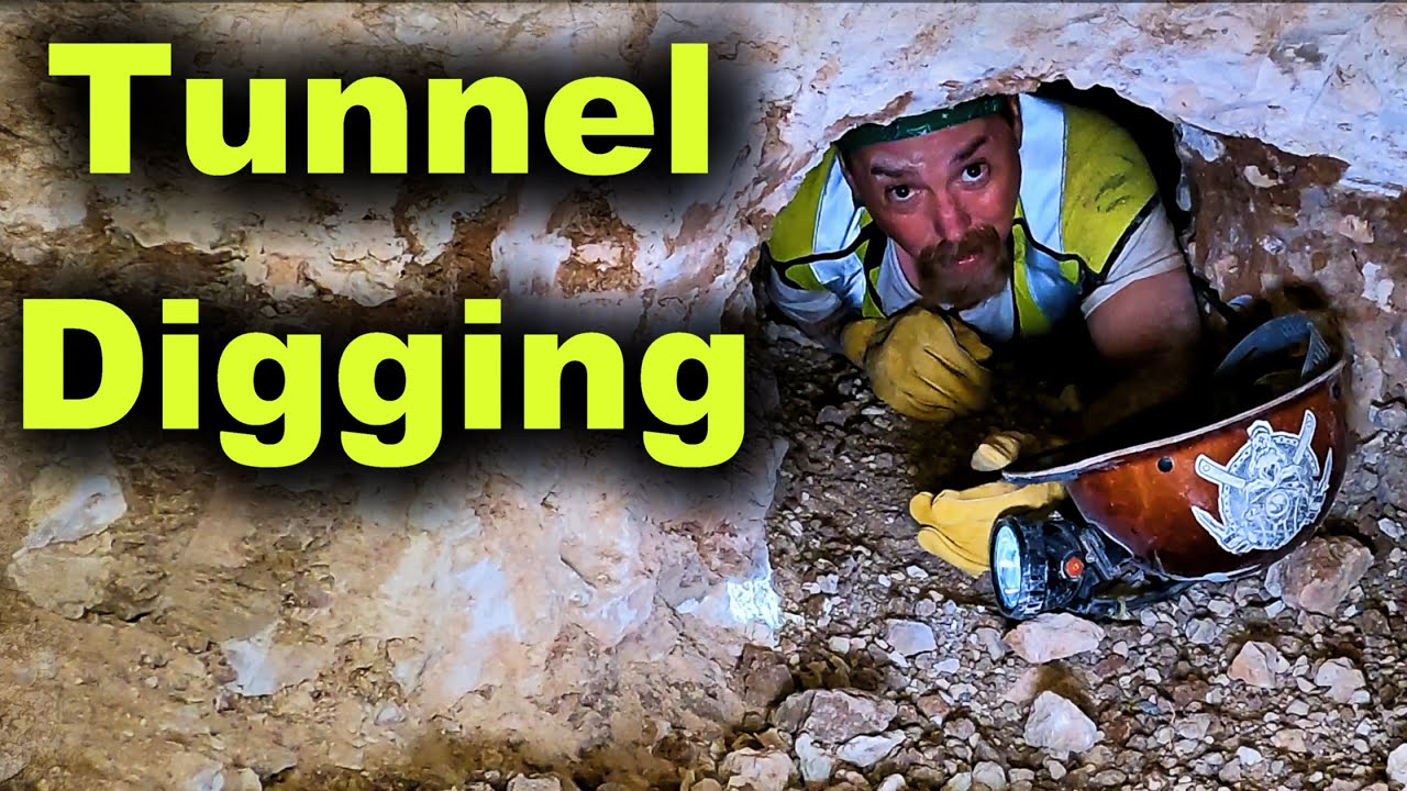 DIGGING A SECRET TUNNEL UNDERGROUND - YouTube