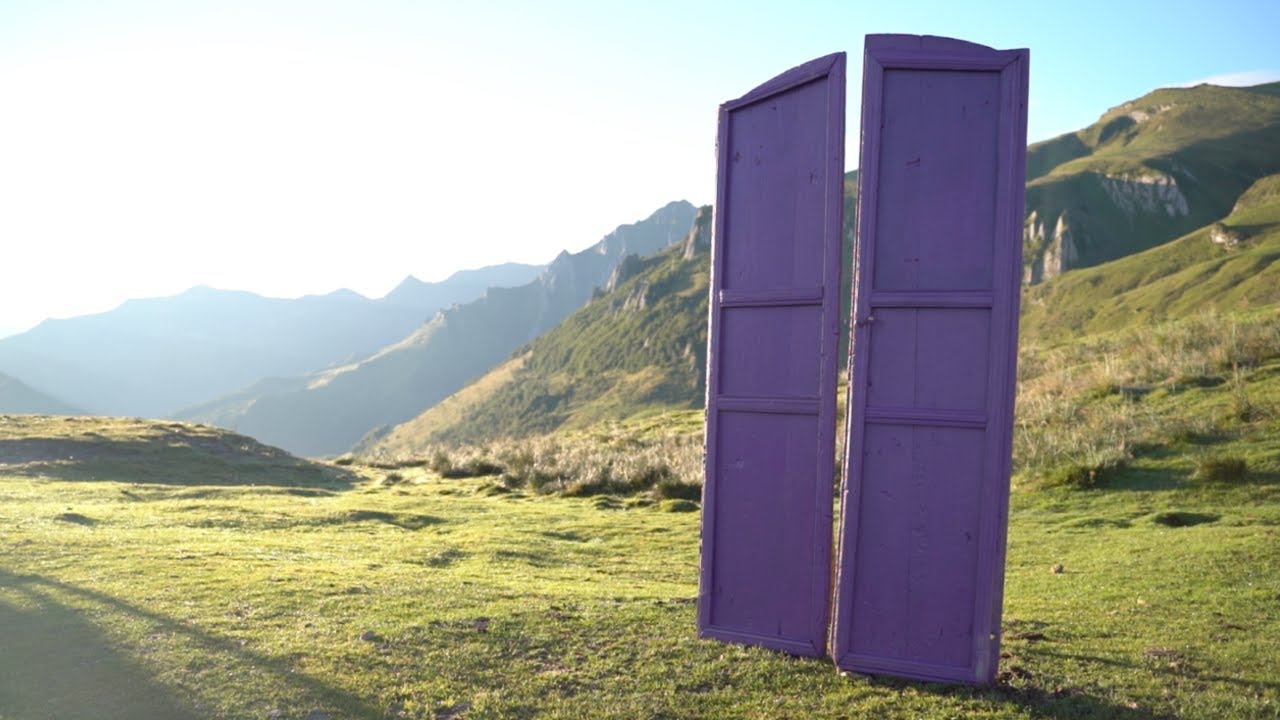 Dumble Doors - Wild Wild West (Music Video) - YouTube