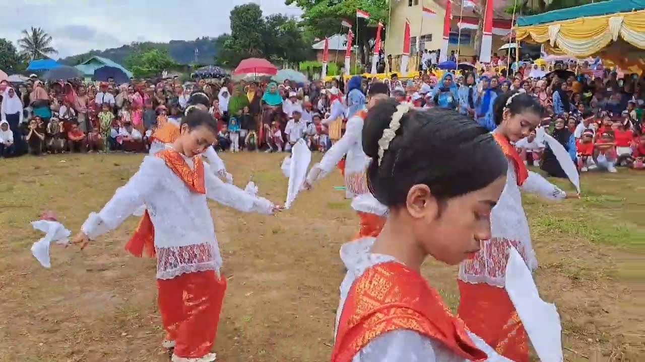 "Tari Lenso" Sanggar Seni SMP PGRI. Tampil Kembali dalam Upacara Detik ...