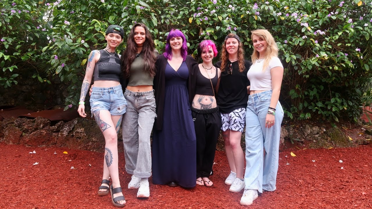 Hall PASS(ES) in Miami! - Vlog - Hailee And Kendra - YouTube