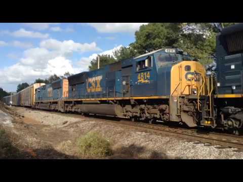 CSX Q211-05 crosses Tryon St. in Columbia, SC - YouTube