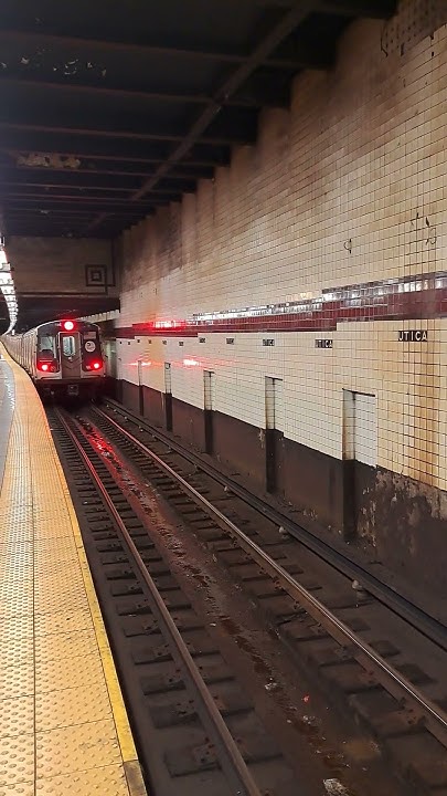 Euclid Avenue Bound R179 C train leaving Utica Avenue - YouTube