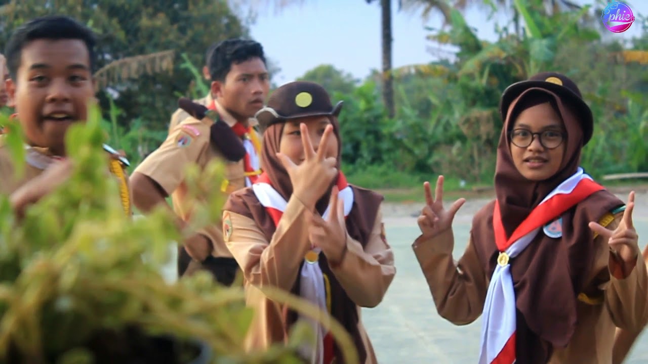 PENGAMBILAN BADGE AMBALAN - SMA NEGERI 1 SIRAMPOG 2018 - YouTube