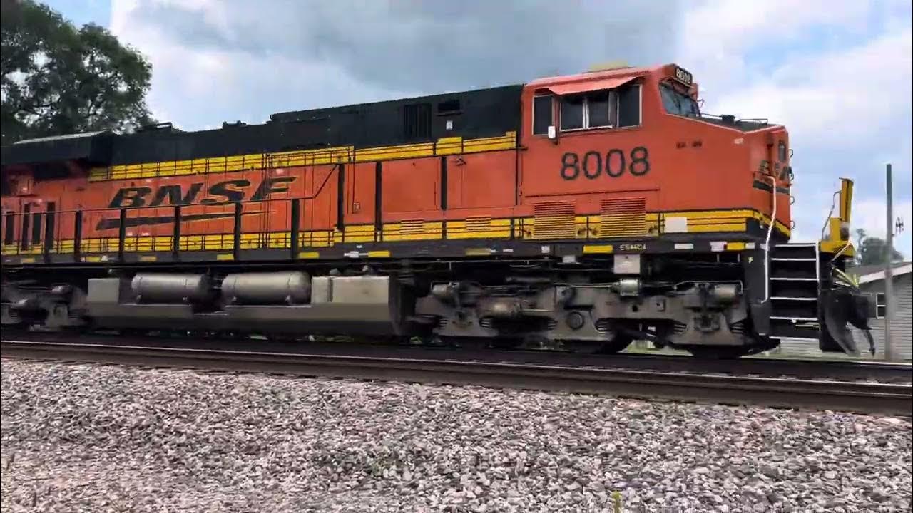 BNSF 8008 East - Coal City, IL (7/18/24) - YouTube