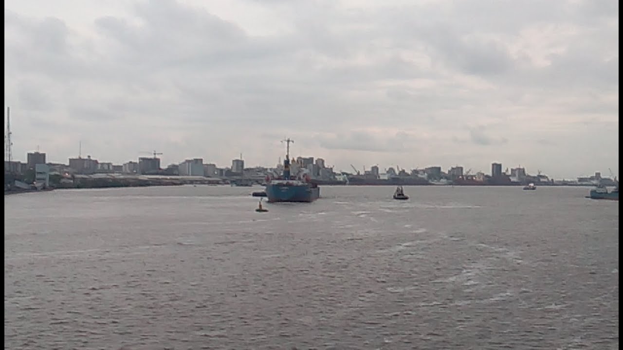 Le Wouri - Bonaberi bridge - YouTube