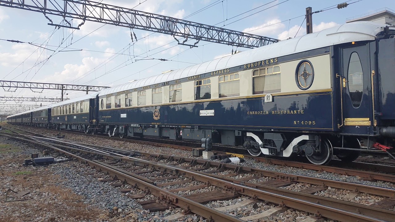 VSOE train arriving in the North station from Bucharest - YouTube