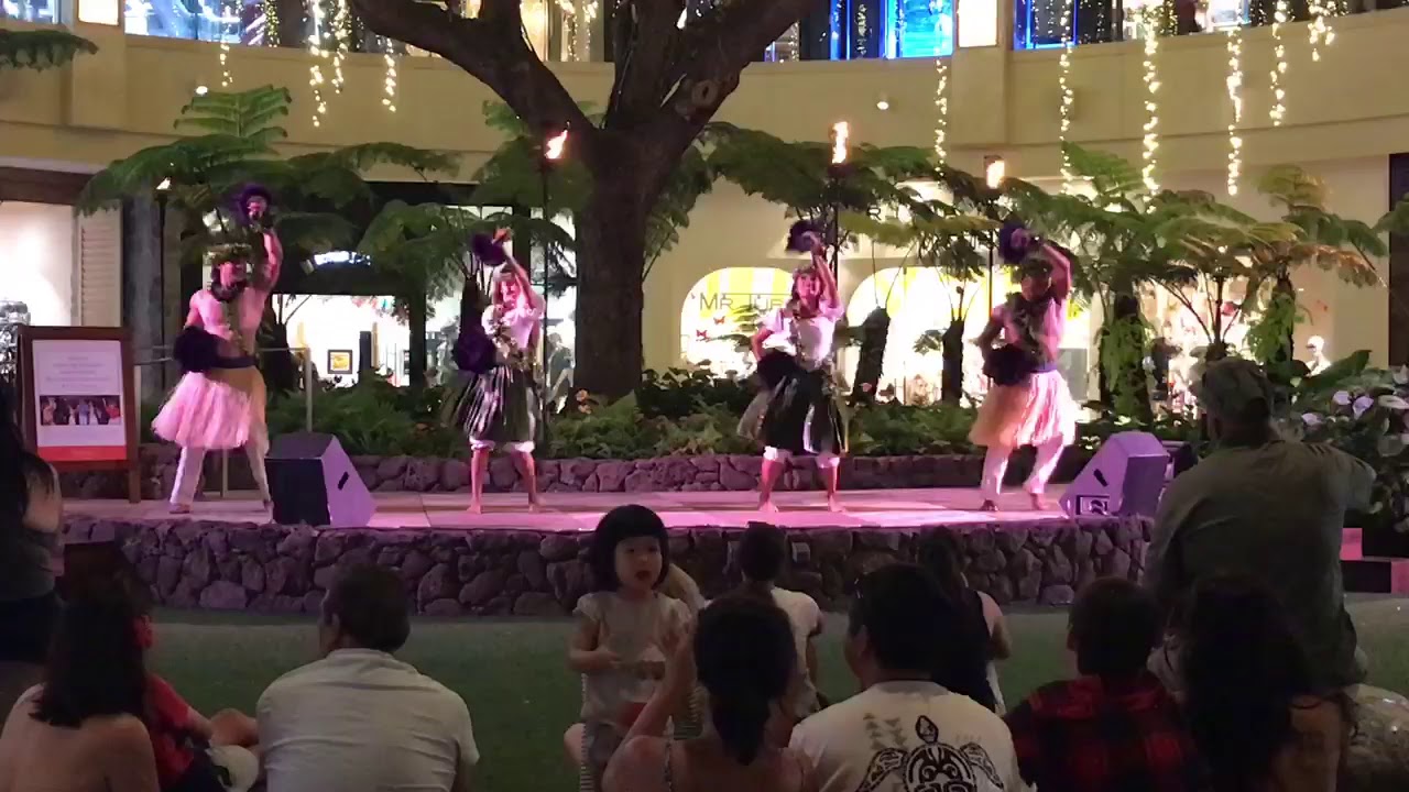 Real Hula Dancing Hawaii - YouTube