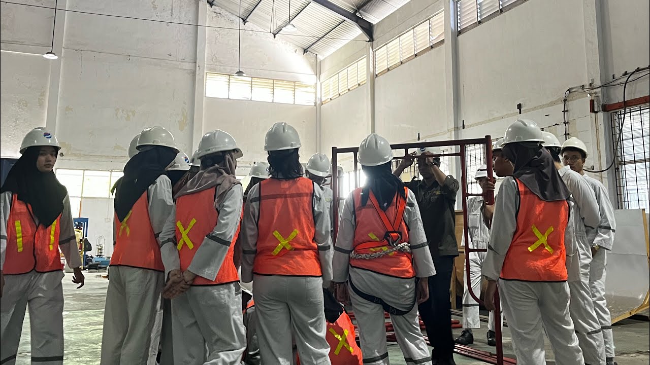 Video Praktikum Perancah Pipa Kelompok 4 Teknik K3 PPNS - YouTube
