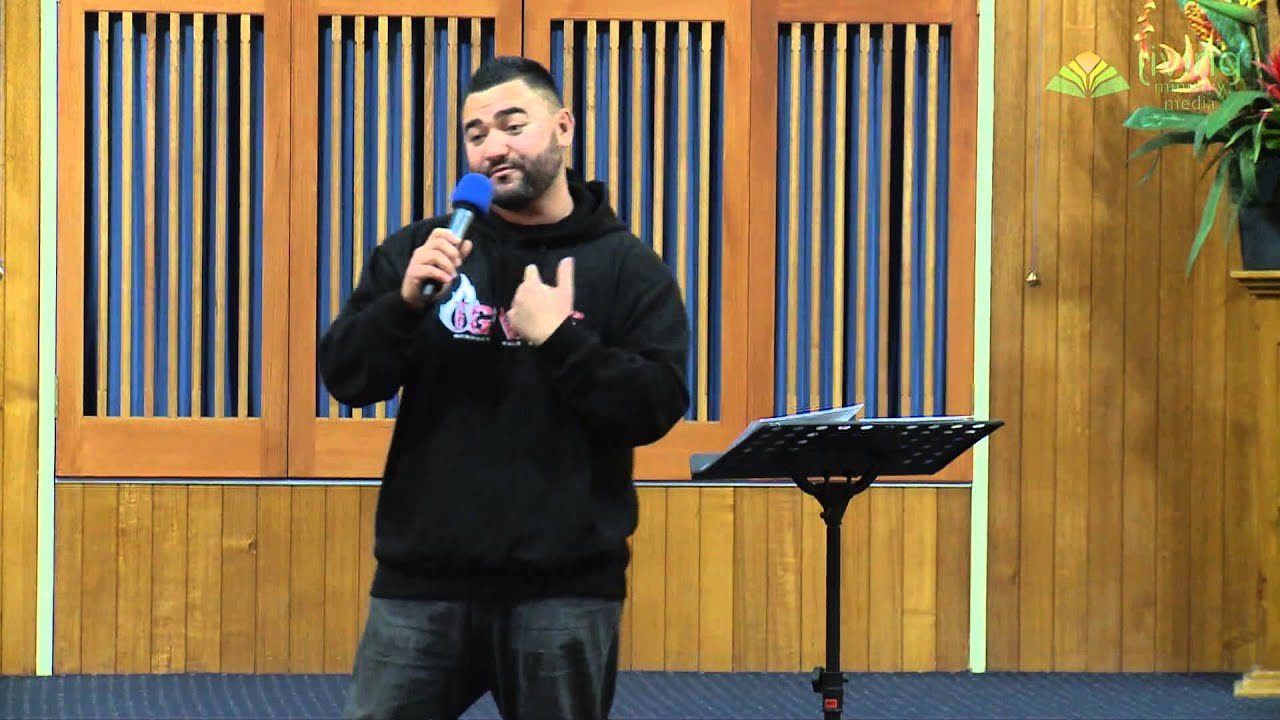 Travis Siutu Friday Night Live 2015 - YouTube