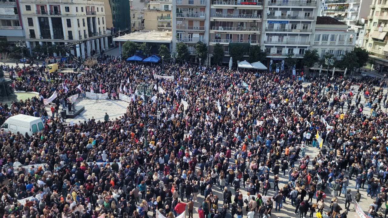 Νέα 24ωρή απεργία για το δυστύχημα στα Τέμπη - YouTube
