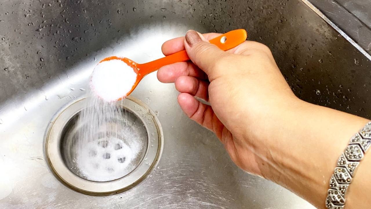 😨Pour salt into the sink and it will never clog again; deep cleaning ...