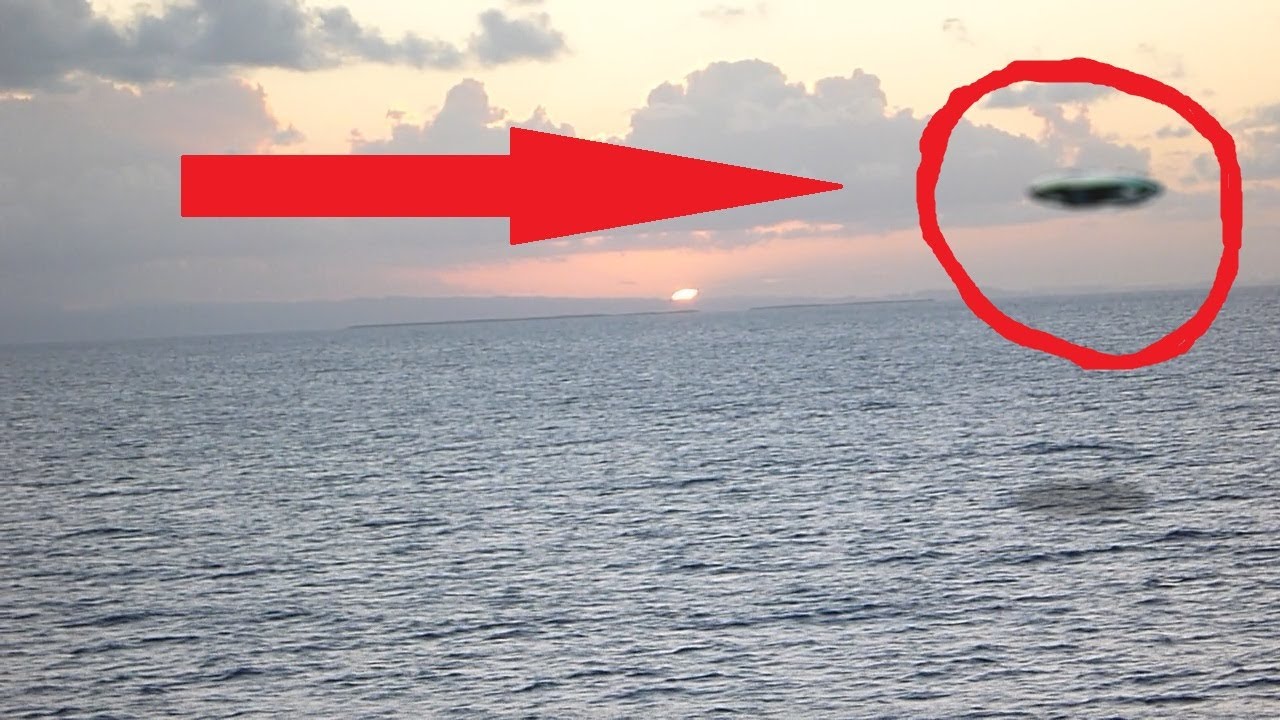 UFO CIRCLES CRUISE SHIP CAUGHT ON TAPE - YouTube