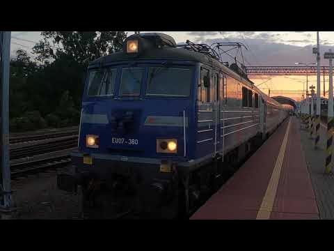 Złoty pociąg przy zachodzie słońca z IC MALCZEWSKI na stacji Gliwice Główne - YouTube