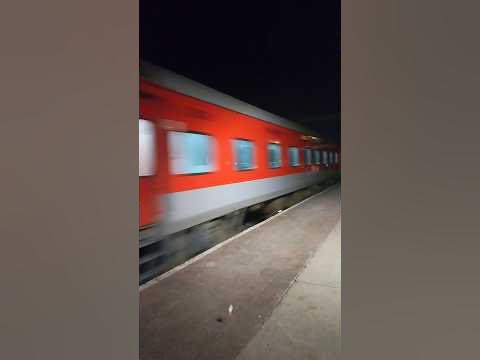 12434 Hazrat Nizamuddin - Chennai Rajdhani Express #shorts - YouTube