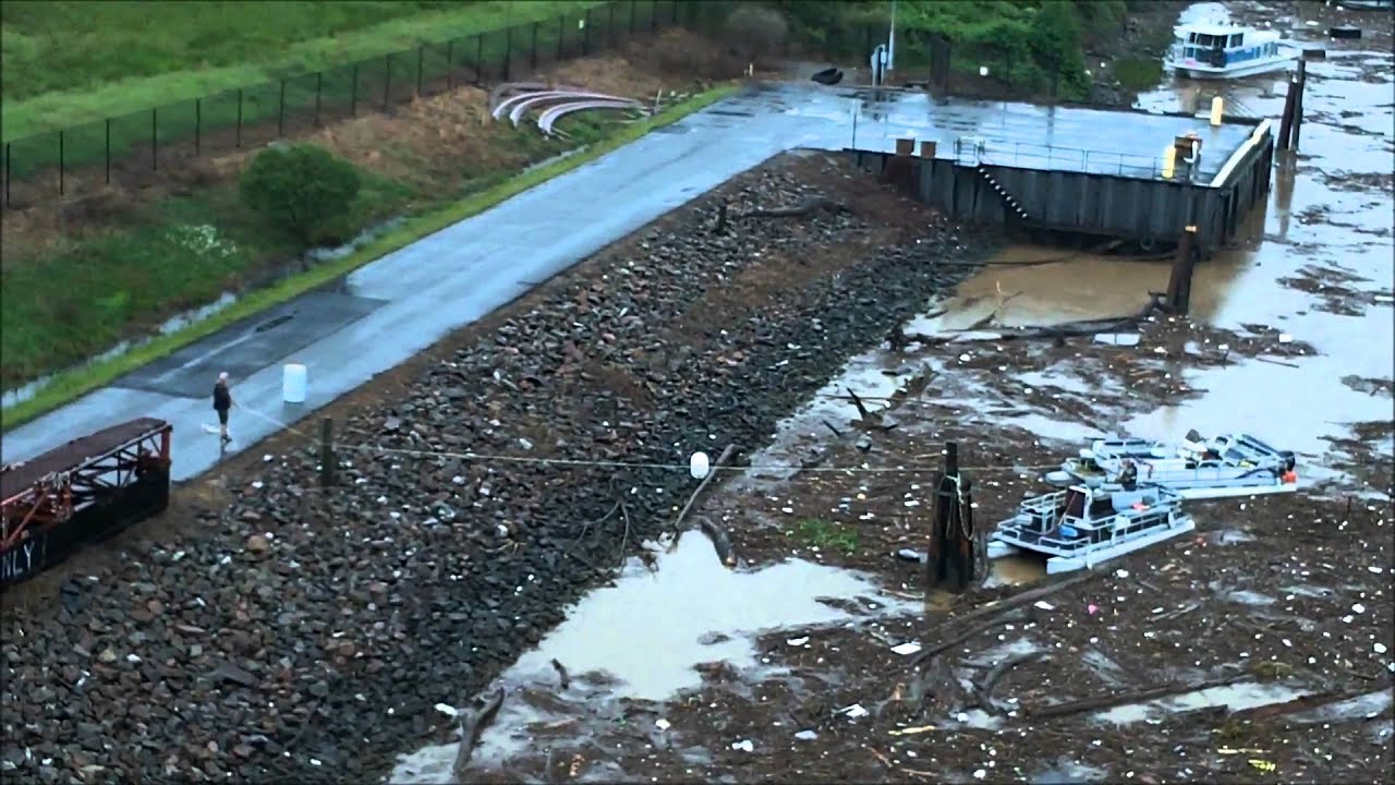 Arkansas Flooding, Boat Rescue Fail - YouTube