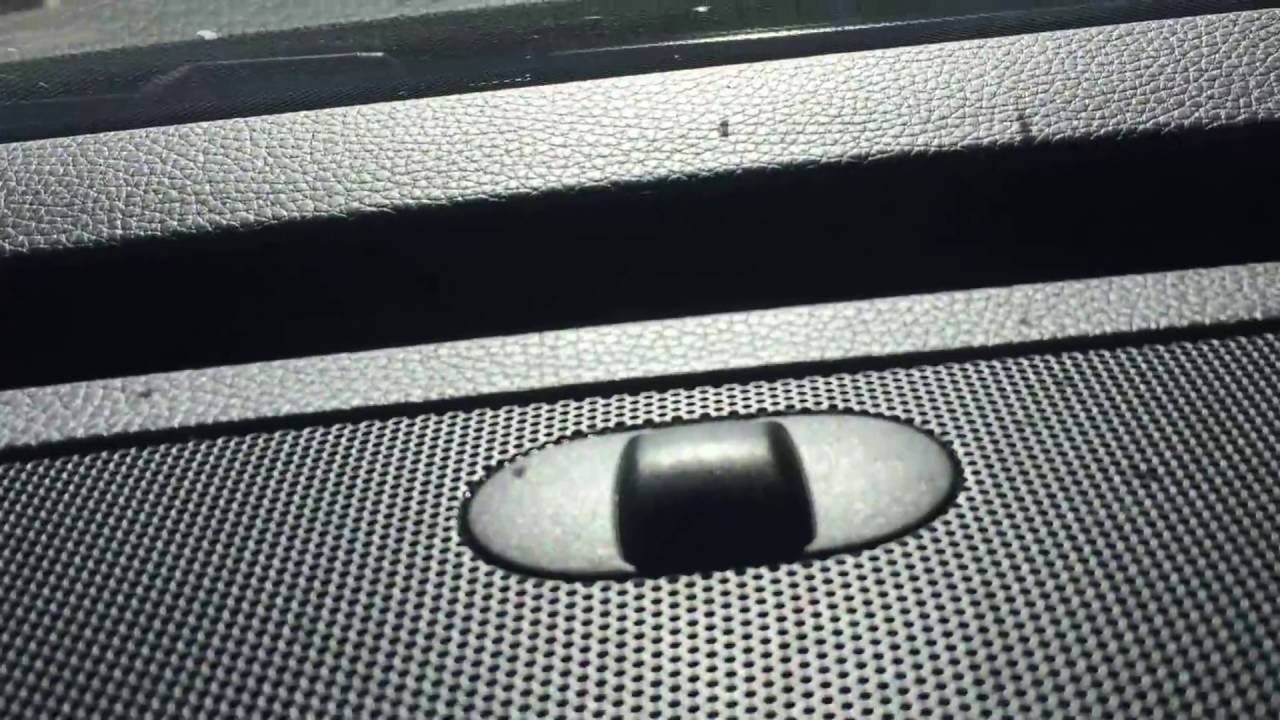 Volkswagen Passat B6 dashboard weird noise - YouTube