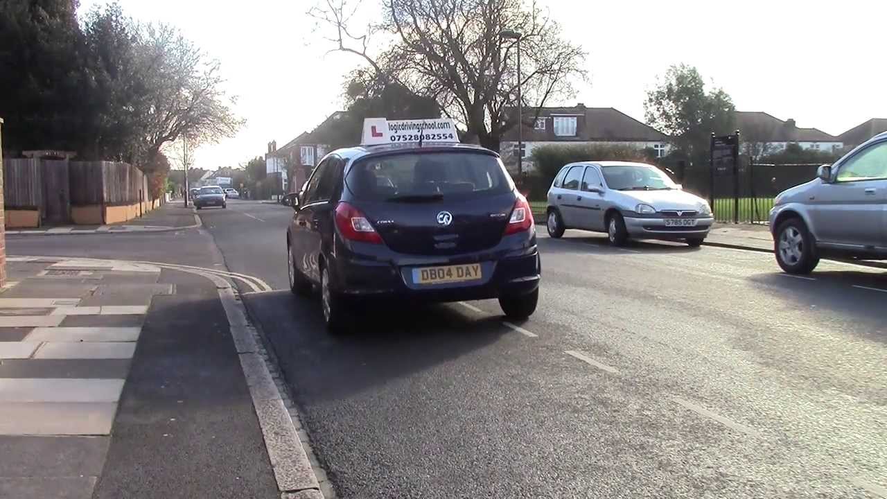 Reverse around the Corner UK Driving Test Standard, Driving Test Tips ...