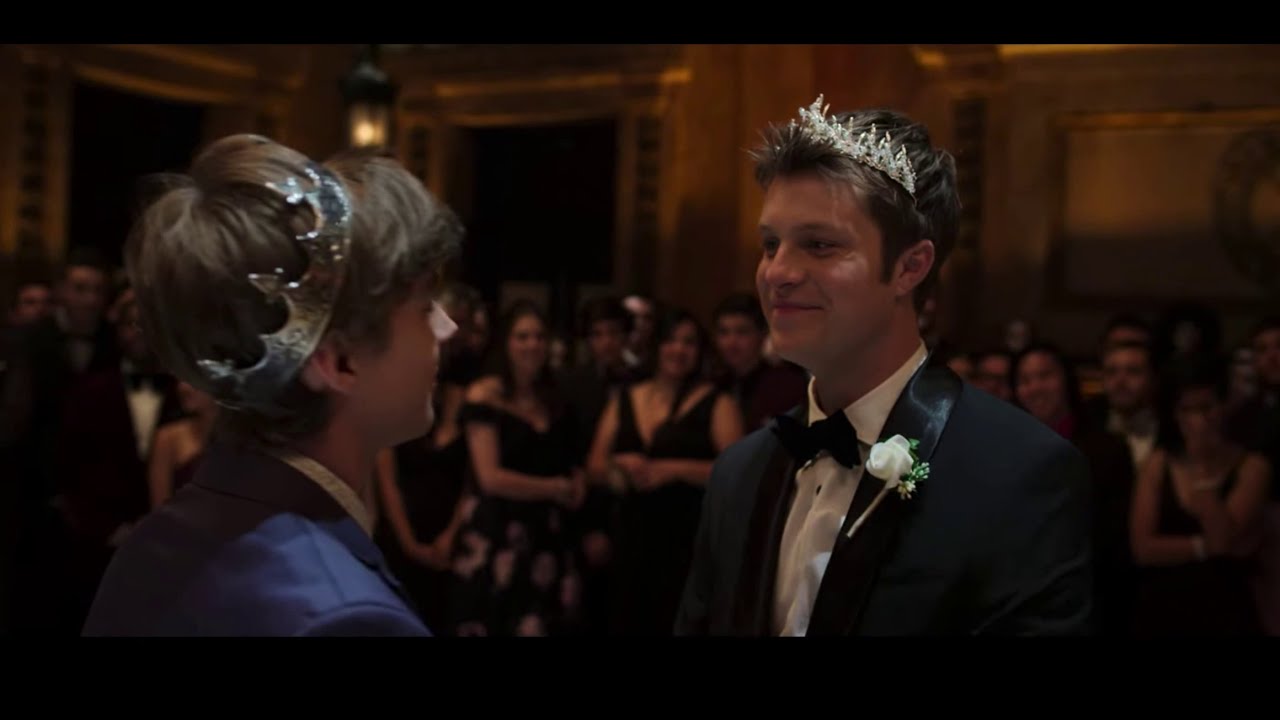Alex and Charlie's dance as prom royals | 13 reasons why 4 - YouTube