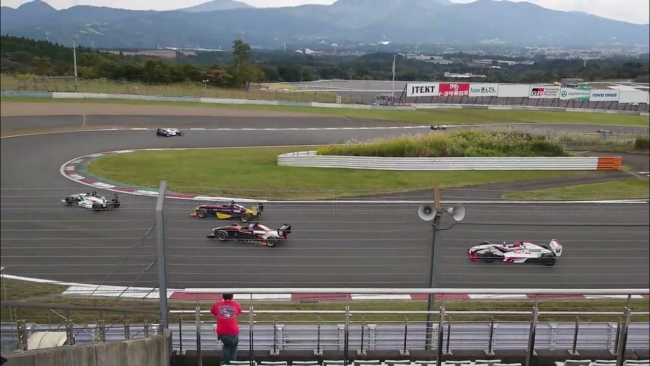 2022 JAF-F4 Rd.10 TGRコーナーでスピン! - YouTube