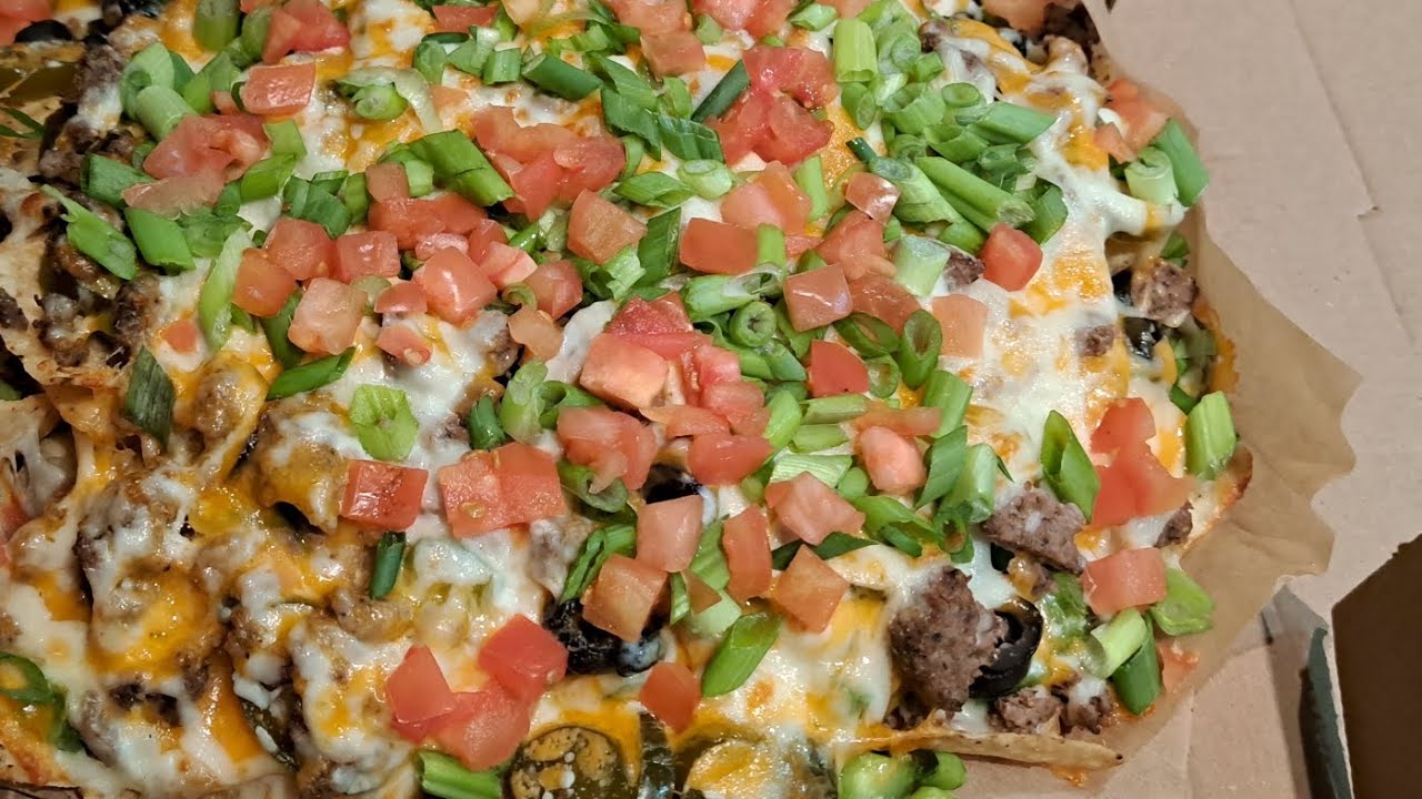 Nacho Salad (Boston Pizza) - YouTube