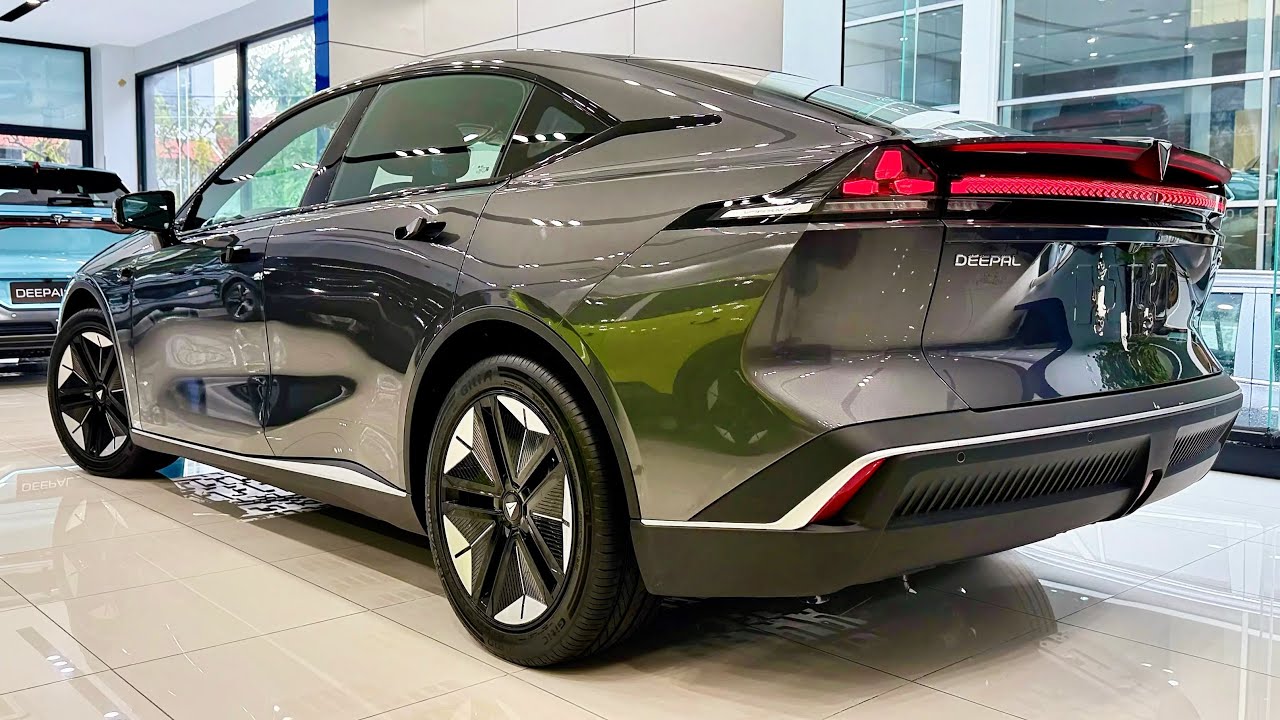 Deepal L07 EV Walkaround – Futuristic Design on a Budget - YouTube