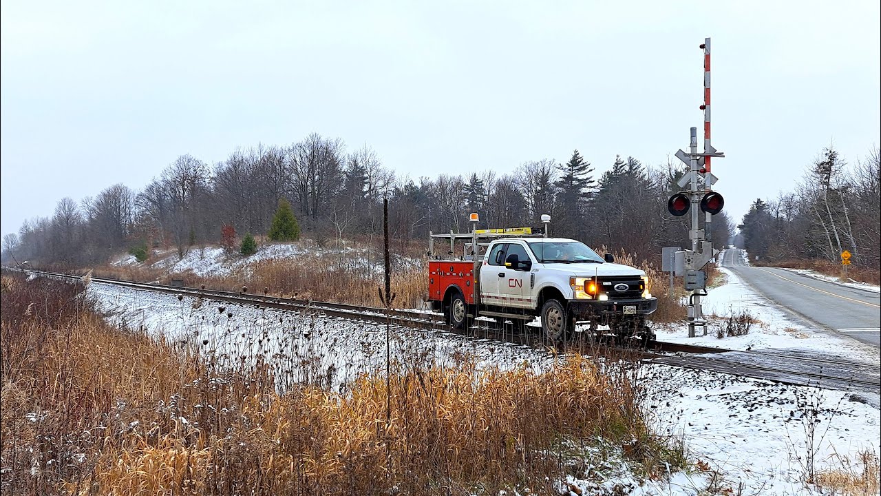 CN hi-rail on the Halton sub at MP 30.29 - YouTube