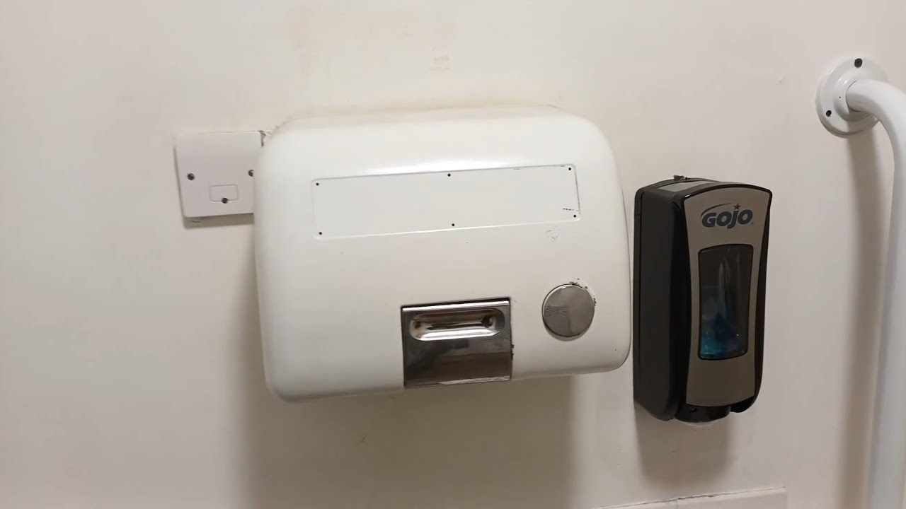 AirDri Classic (Redring Electronic TD3) Hand Dryer at The Train Station ...