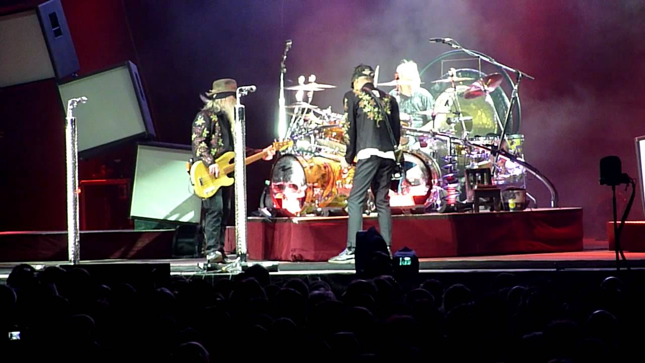 ZZ TOP LIVE AT THE OPEN AIR CONCERT IN SURSEE SWITZERLAND 25TH JUNE ...