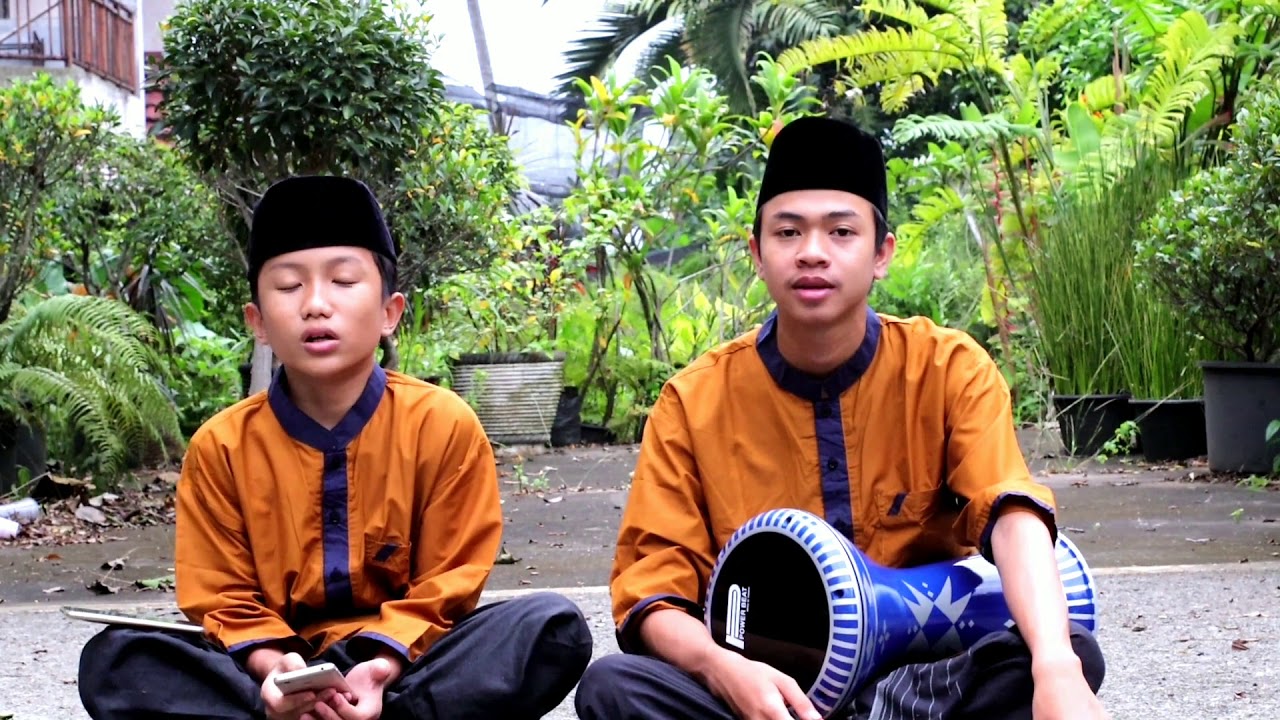 Siapa Diriku (Man Ana) Versi Arab Caver Farhat - YouTube