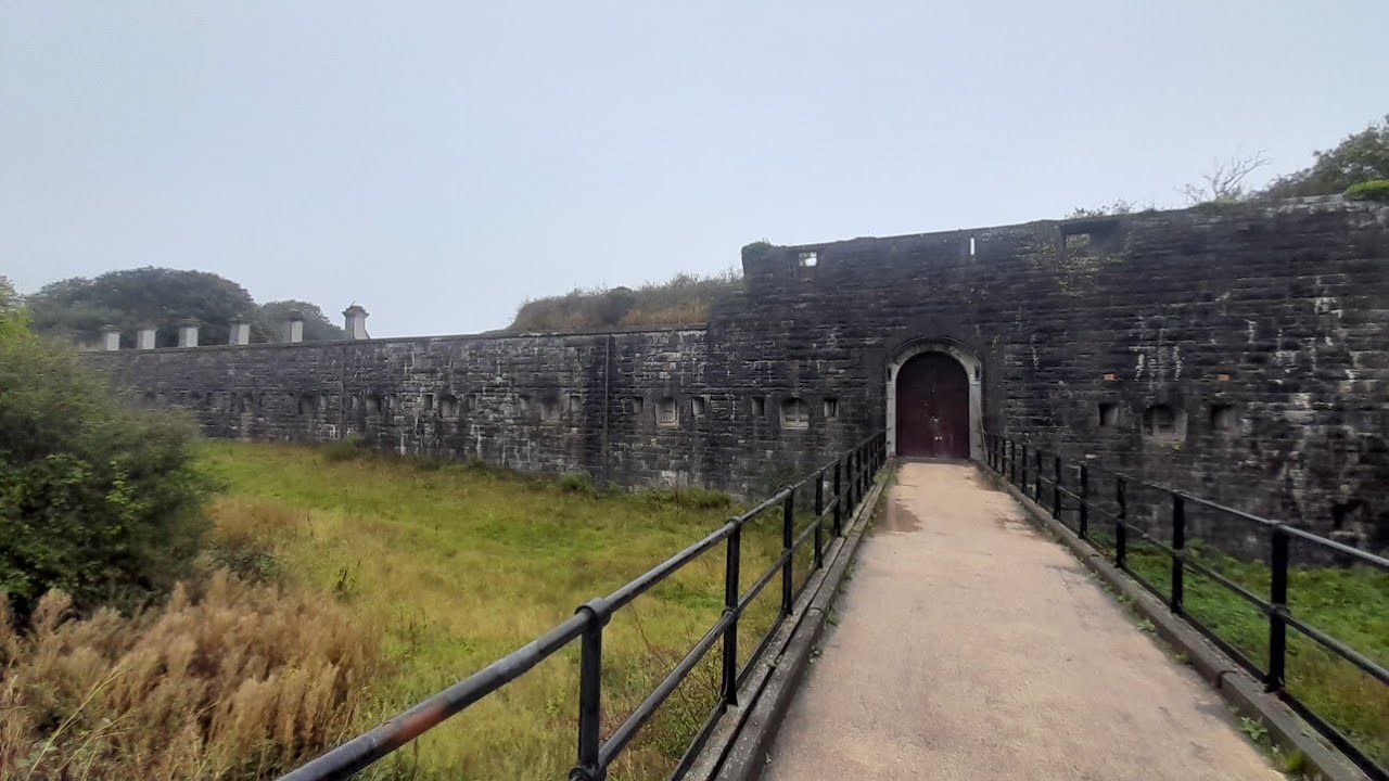 Scraesdon Fort #cornwall #exploring #history - YouTube