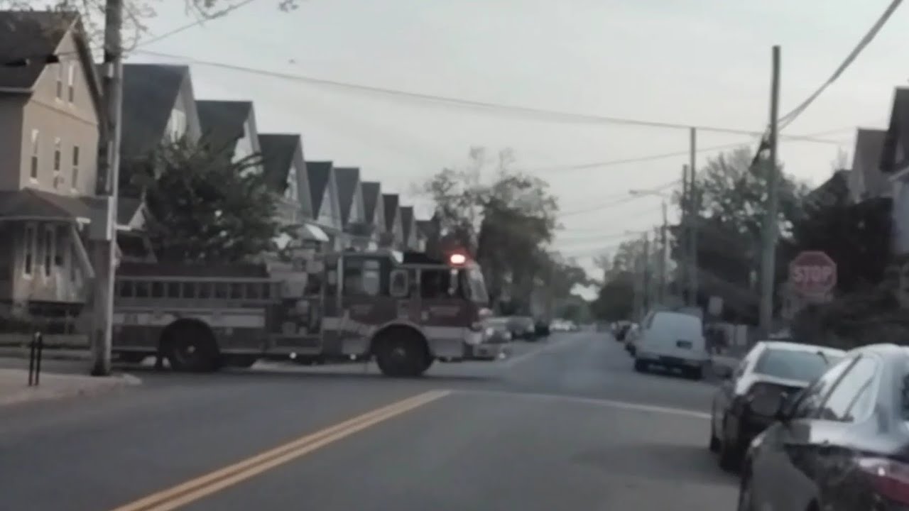 Bridgeport CT fire department engine 4 responding - YouTube