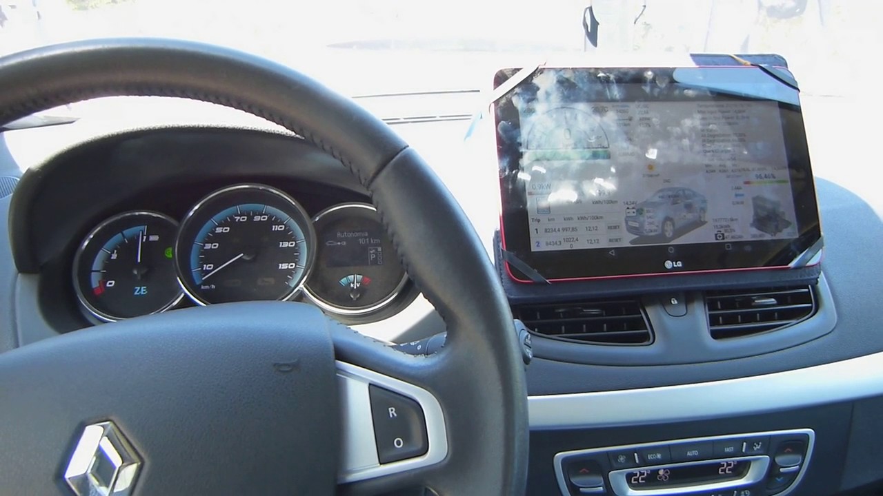 Tesla Model 3 central screen DayTime glare experiment - YouTube