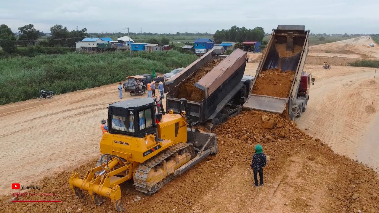 Awesome Powerful Machinery Heavy Construction Equipment Working City ...