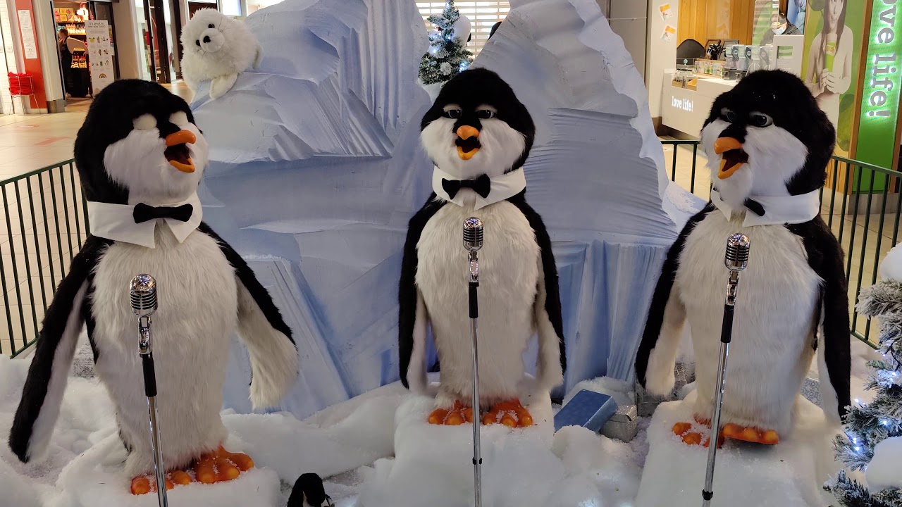 Animatronic Penguin Trio sing "Deck the Halls with Boughs of Holly ...